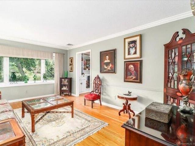 house with 3 bedroom, Southbury CT ES105192273