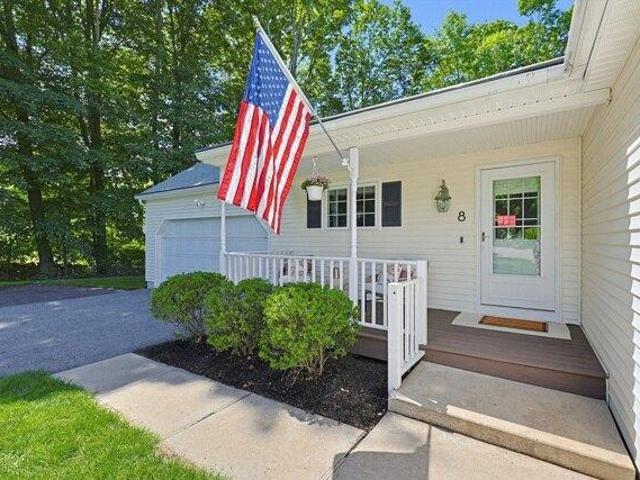 house with 3 bedroom, Southborough MA DS103186568