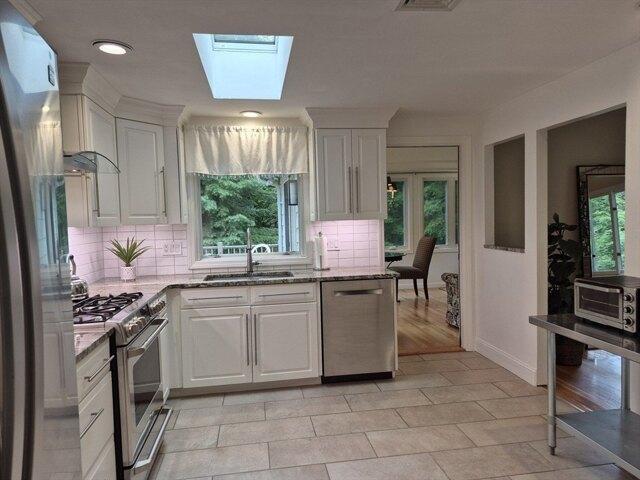 house with 3 bedroom, Southborough MA ES104514744