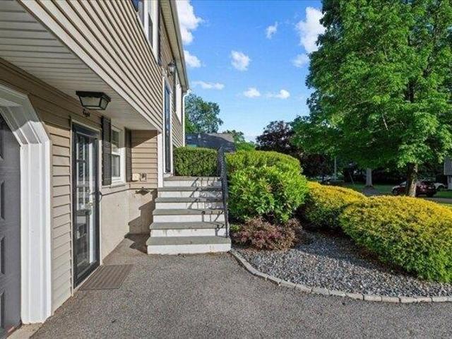 house with 3 bedroom, Southborough MA ES104869860