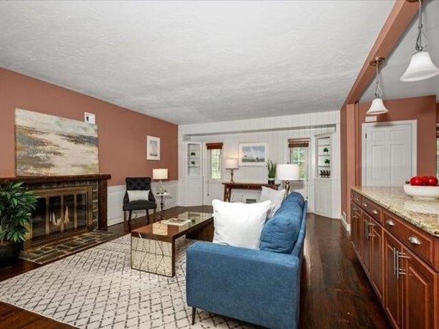 house with 3 bedroom, Southborough MA ES105611685