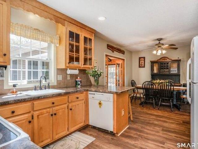 house with 3 bedroom, Southington CT DS101998708