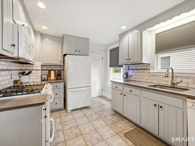 house with 3 bedroom, Southington CT DS104188590