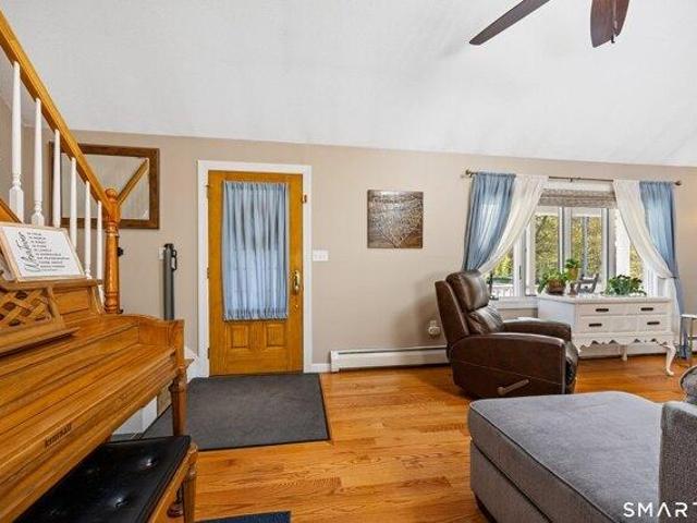 house with 3 bedroom, Southington CT ES103070737