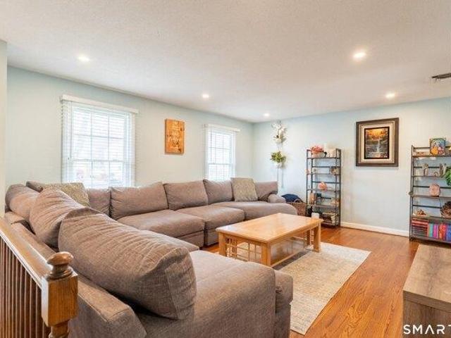 house with 3 bedroom, Southington CT ES103124981
