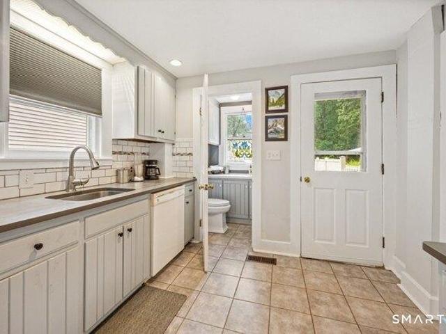 house with 3 bedroom, Southington CT ES104188590