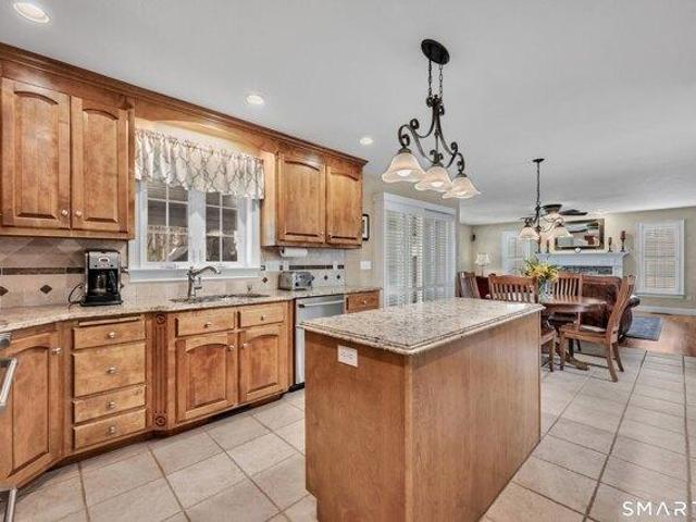 house with 3 bedroom, Southington CT ES104236665