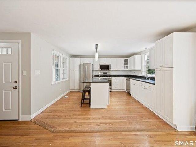 house with 3 bedroom, Southington CT ES104443317