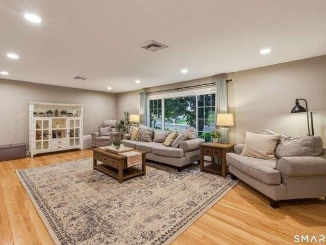 house with 3 bedroom, Southington CT ES104445264