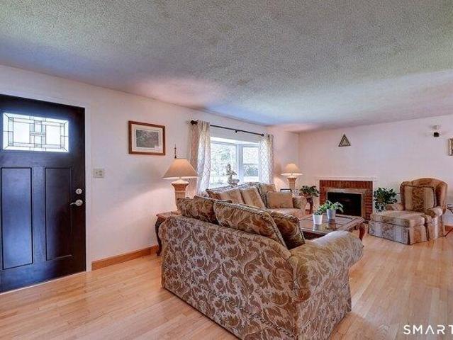 house with 3 bedroom, Southington CT ES104514575