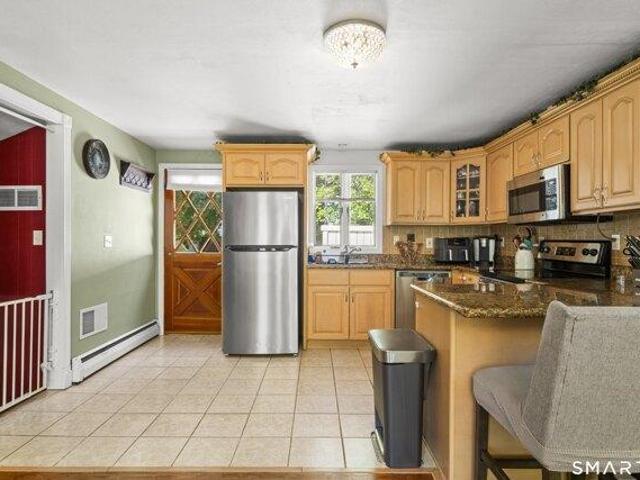 house with 3 bedroom, Southington CT ES104605310