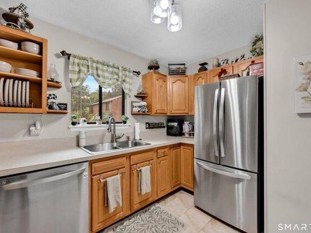 house with 3 bedroom, Southington CT ES104904108