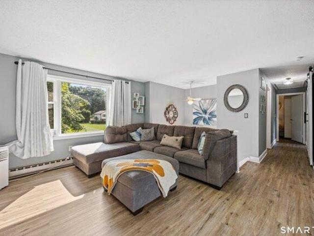 house with 3 bedroom, Southington CT ES105127542
