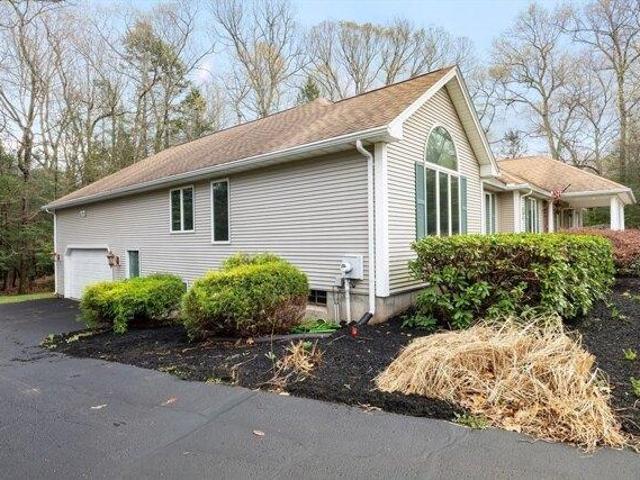 house with 3 bedroom, Southwick MA DLS102634678