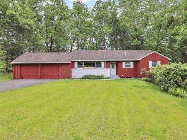 house with 3 bedroom, Southwick MA ES102922960