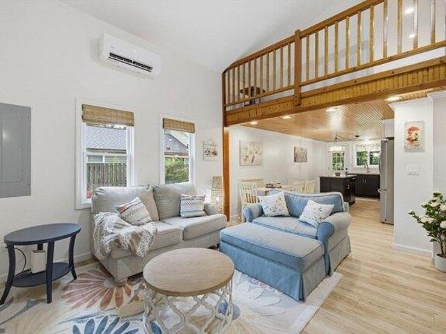 house with 3 bedroom, Southwick MA ES105095314