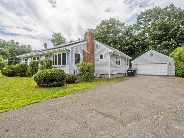 house with 3 bedroom, Southwick MA ES105205942
