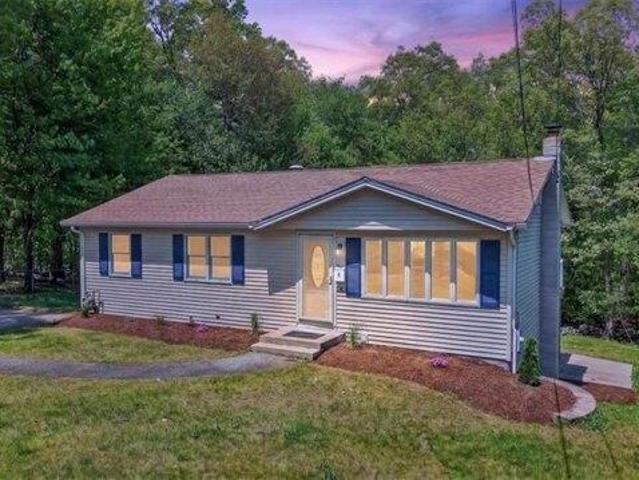 house with 3 bedroom, Smithfield RI DLS102800174