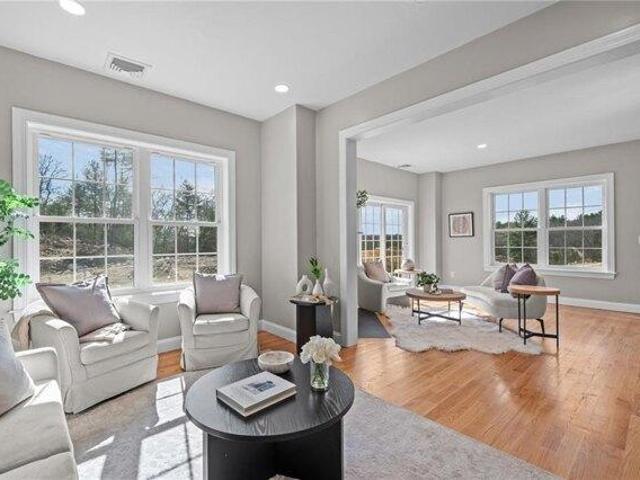 house with 3 bedroom, Smithfield RI DLS102801533