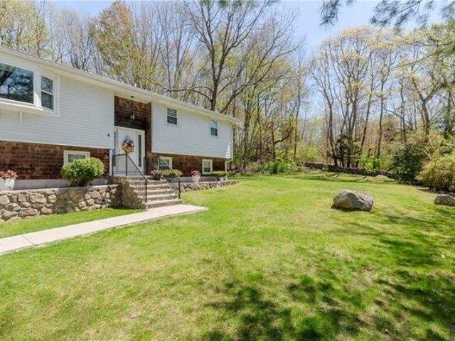 house with 3 bedroom, Smithfield RI DLS102823001