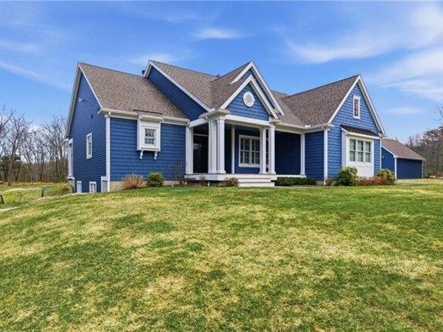 house with 3 bedroom, Smithfield RI DLS103070742
