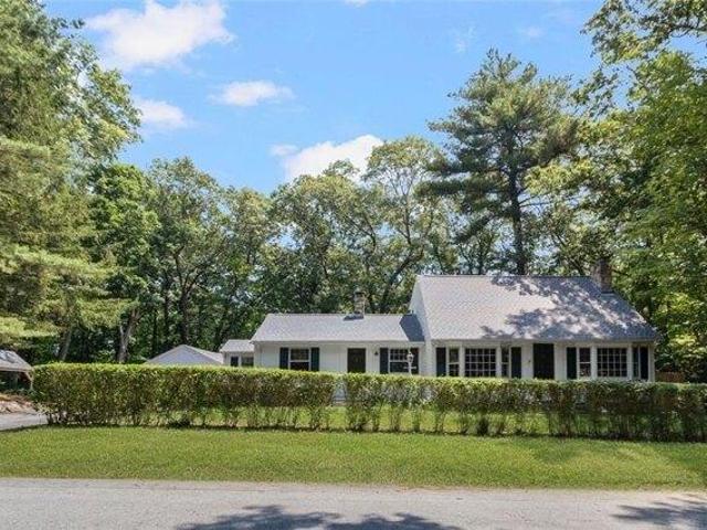 house with 3 bedroom, Smithfield RI DS104329390
