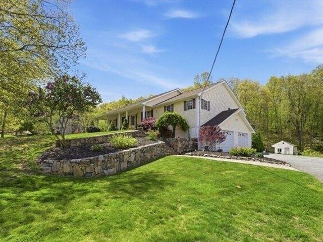 house with 3 bedroom, Smithfield RI DS103969370