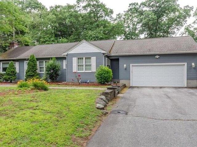 house with 3 bedroom, Smithfield RI ES104043990