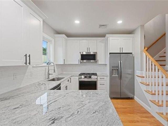 house with 3 bedroom, Smithfield RI ES104077755