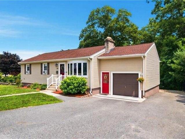 house with 3 bedroom, Smithfield RI ES104410644