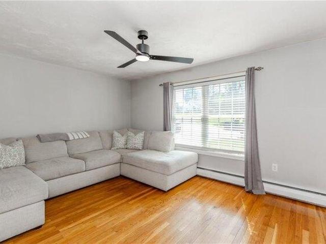 house with 3 bedroom, Smithfield RI ES105081430