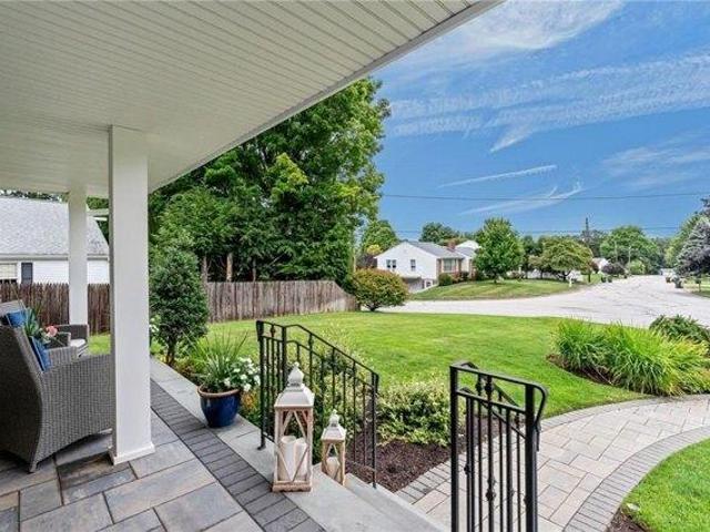 house with 3 bedroom, Smithfield RI ES105126423