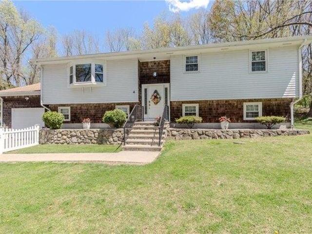 house with 3 bedroom, Smithfield RI ES102823001