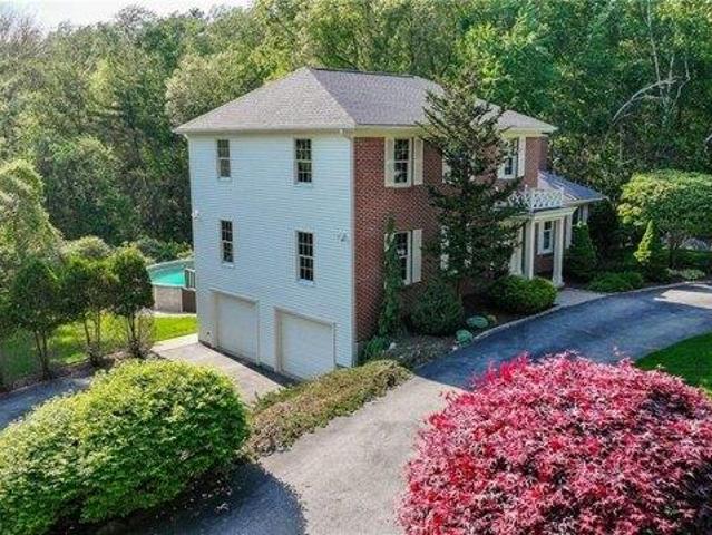 house with 3 bedroom, Smithfield RI ES103075113