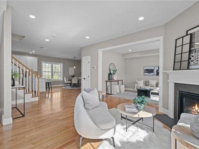 house with 3 bedroom, Smithfield RI ES103250697