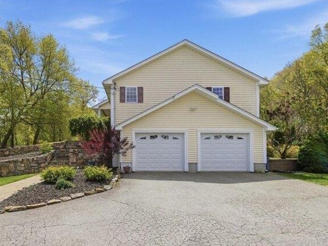house with 3 bedroom, Smithfield RI ES103434263