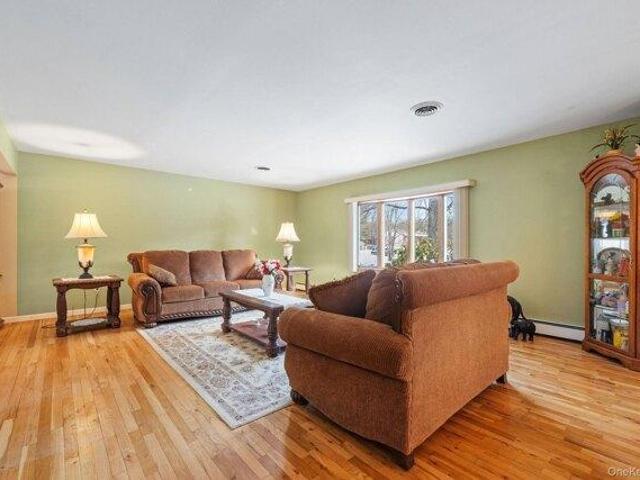 house with 3 bedroom, Spring Valley NY ES105205201
