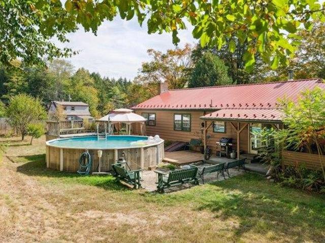 house with 3 bedroom, Springfield VT DLS101897254