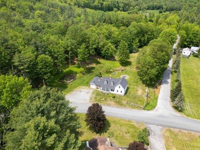 house with 3 bedroom, Springfield VT DLS103033710