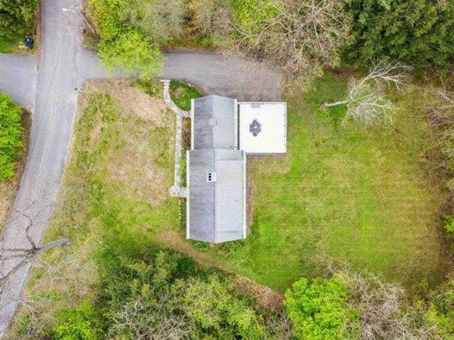 house with 3 bedroom, Springfield VT DLS103071563