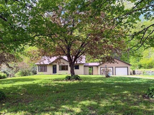 house with 3 bedroom, Springfield VT DS103223909