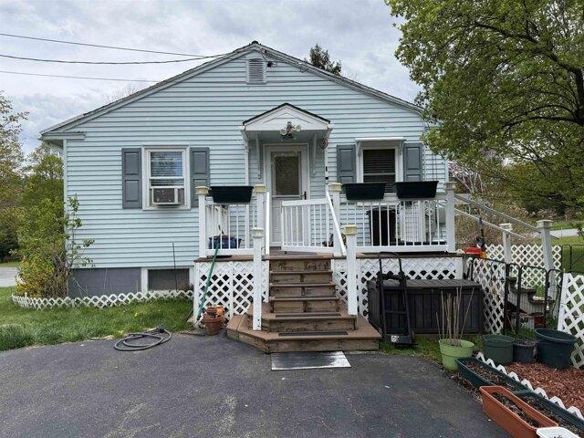 house with 3 bedroom, Springfield VT ES103431567