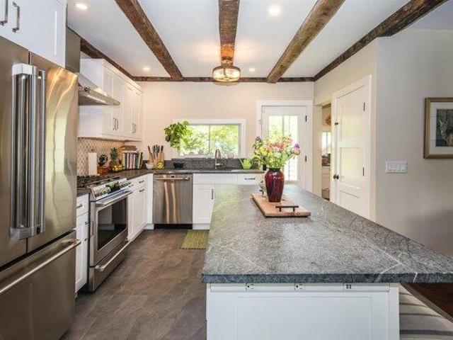 house with 3 bedroom, Springfield VT ES104189268