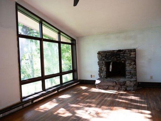 house with 3 bedroom, Springfield VT ES104112347