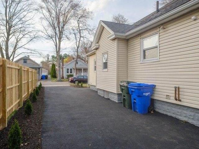 house with 3 bedroom, Springfield MA DLS102370810