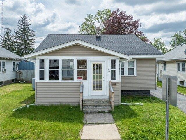 house with 3 bedroom, Springfield MA DLS102372017