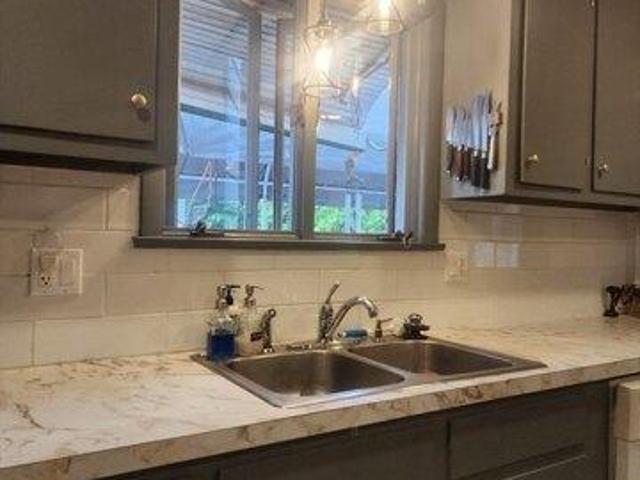 house with 3 bedroom, Springfield MA DLS103036051