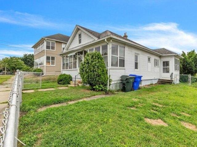 house with 3 bedroom, Springfield MA DS102345078