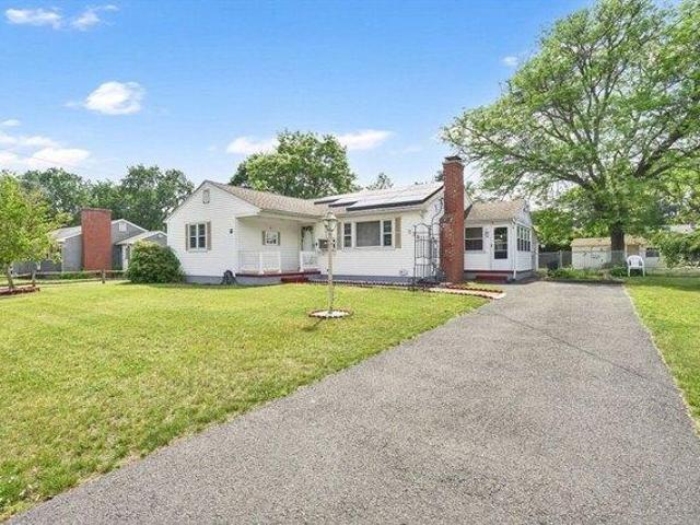 house with 3 bedroom, Springfield MA DS104236040