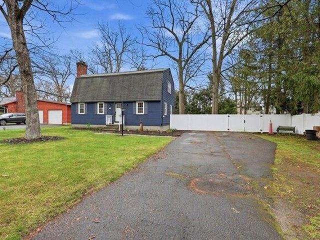 house with 3 bedroom, Springfield MA ES102825782
